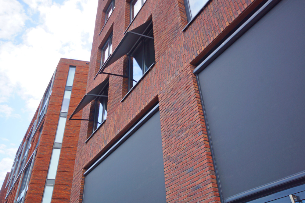 Louis Fenêtre Screen | Louis Fenêtre